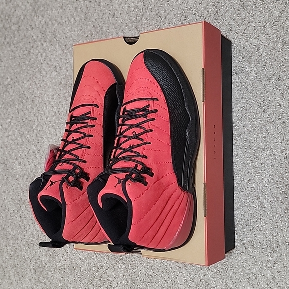Jordan | Shoes | Jordan 2 Retro Reverse Flu Game 220 Size 10 | Poshmark